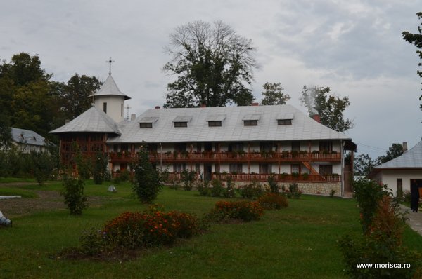 In vizita la Castelul Sturdza de la Miclauseni | Blog de evenimente si ...